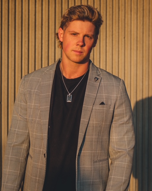 Upcoming100-Alex Mather Sets the Mood for Big Summery Fun in Latest ... Upcoming100-Alex Mather Sets the Mood for Big Summery Fun in Latest ...